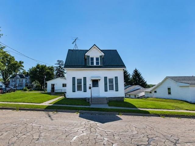 605 N Union St, Dodgeville, WI 53533