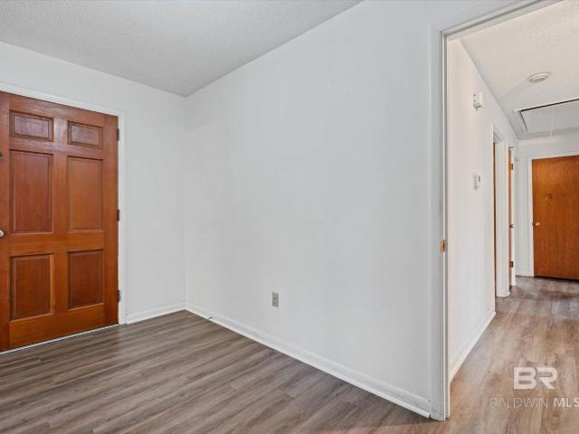605 N Day Avenue