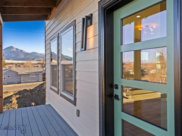 605 N L St, Livingston, MT 59047