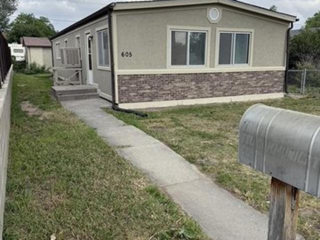 605 S 8th St, Douglas, WY 82633
