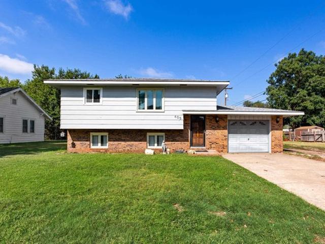 605 S Walnut St, South Hutchinson, KS 67505