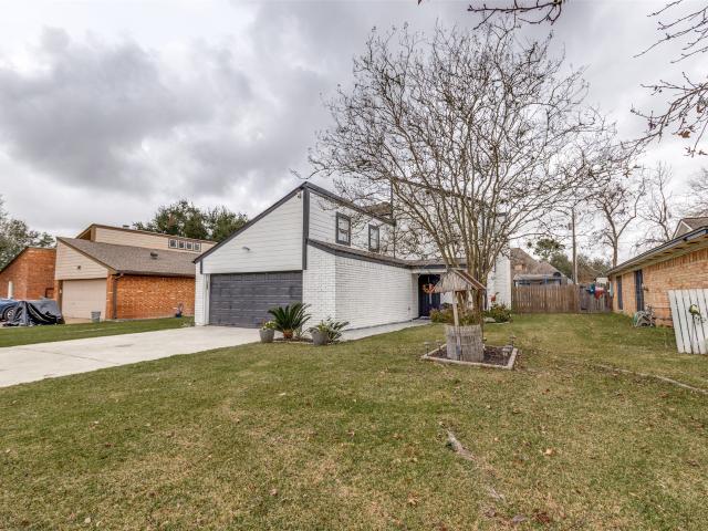 605 S Remington Dr, Angleton, TX 77515 | MLS #60527 | Compass