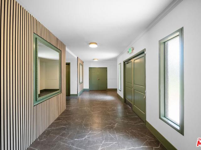 605 San Vicente Boulevard 206