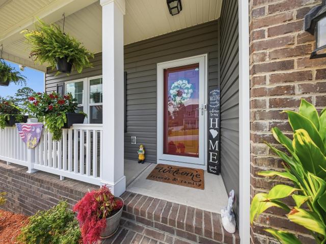605 Sasanqua Lane