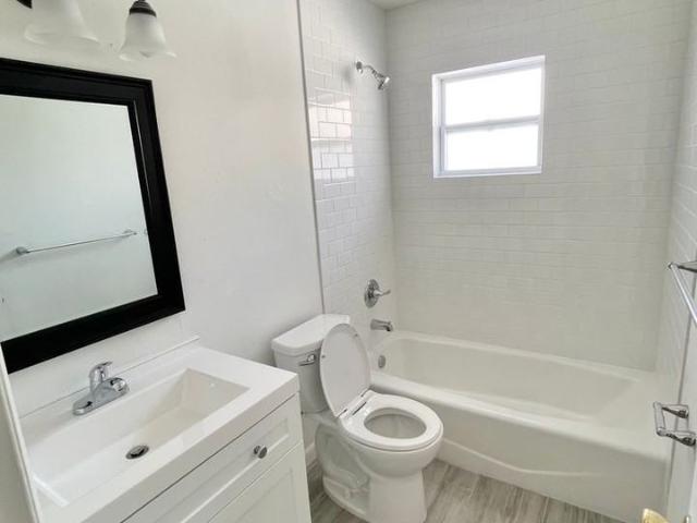 605 Stella 2 Bedroom Apartment for Rent at 605 N Stella Ave, Lakeland, FL 33801 Parker Street