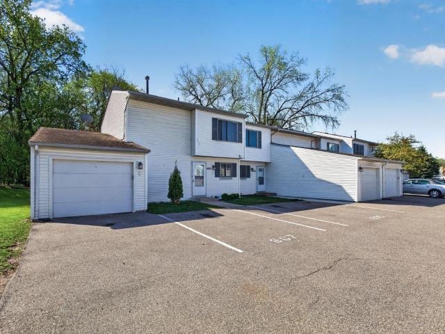 605 Portland Drive E