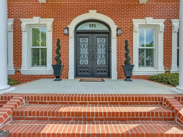 605 Peach Place