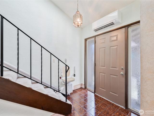 605 Peardale Lane # 18