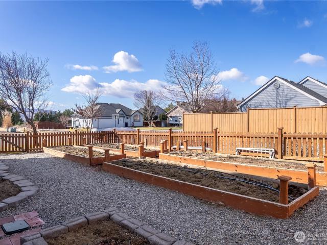 605 Pinyon Place