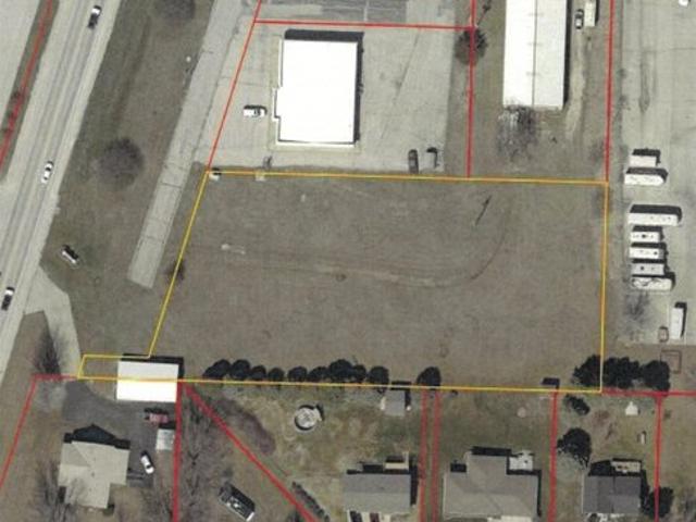605 Pioneer Ave, Oakland, IA 51560
