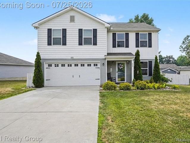 605 Rockway Dr, Linden, MI 48451
