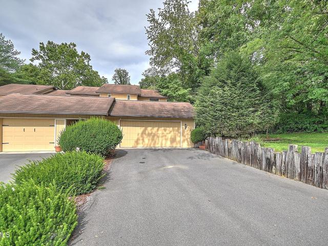 605 Redstone Drive 32