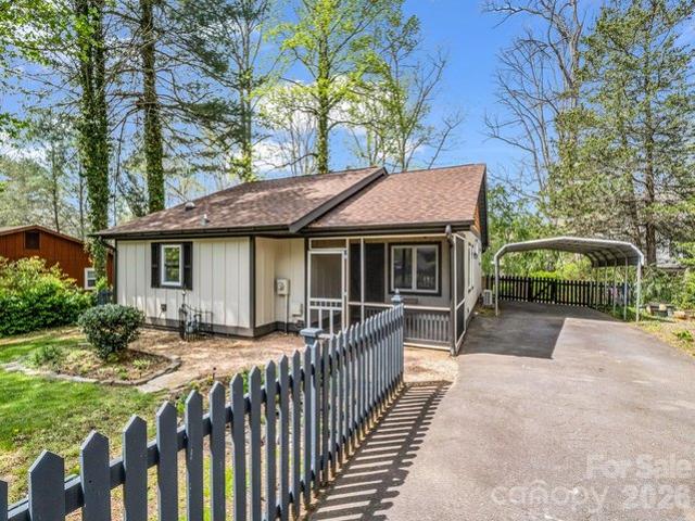 605 Rhododendron Ave, Black Mountain, NC 28711