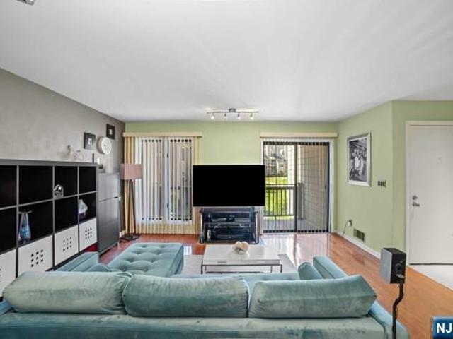 605 River Renaissance