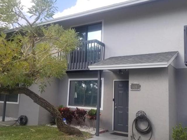 605 Riverside Dr, Greenacres, FL 33463