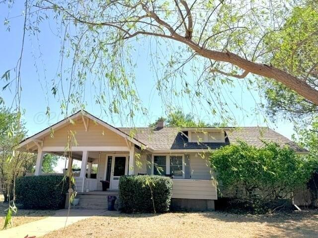 605 W 5th St, Clarendon, TX 79226