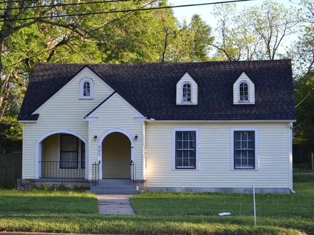605 W Tyler St, Gilmer, TX 75644