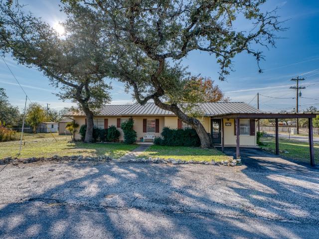 605 W Ash Dr, Johnson City, TX 78636 | MLS #7170 | Compass