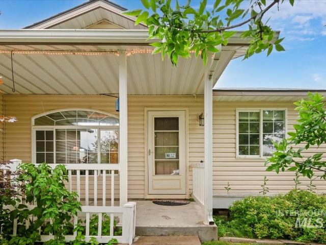 605 W Mulberry Loop