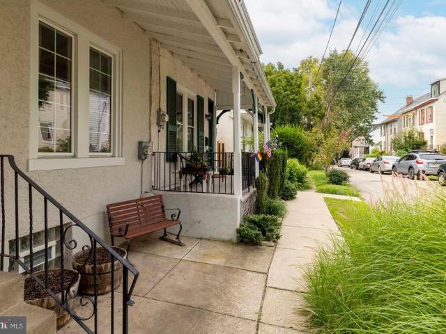 605 W Naomi Street