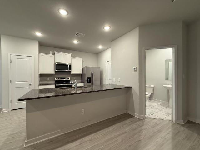 605 W South St # 31