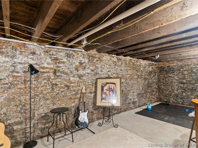 605 Walnut Street