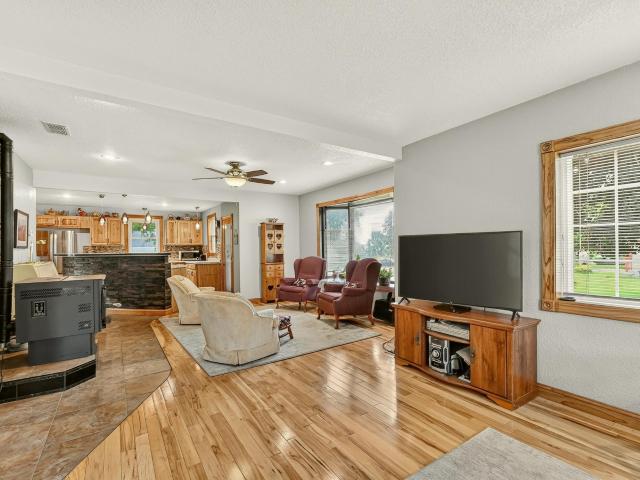 605 University Avenue