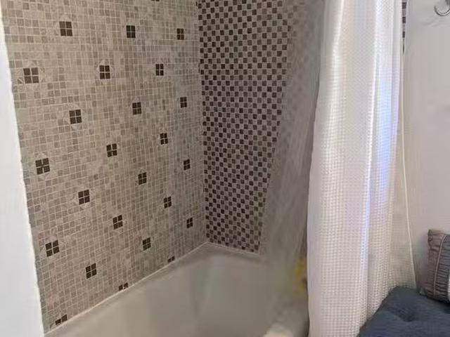 60654816 4180 Irving Pl