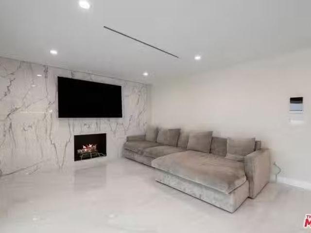 60654821 2857 Bottlebrush Dr