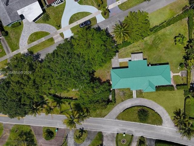 6065 N Waterway Dr, Miami, FL 33155