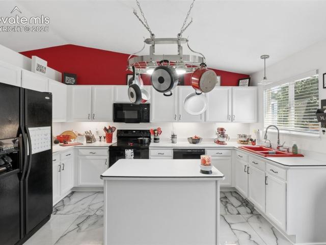6065 Fossil Drive