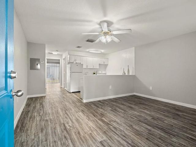 6065 Legends Villa Dr, Tampa, FL 33614