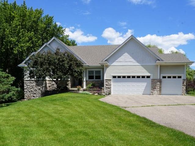 6065 Seamans Dr, Shorewood, MN 55331