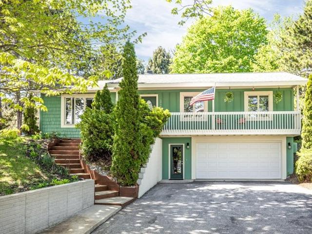 6066 S West Bay Shore Dr, Traverse City, MI 49684