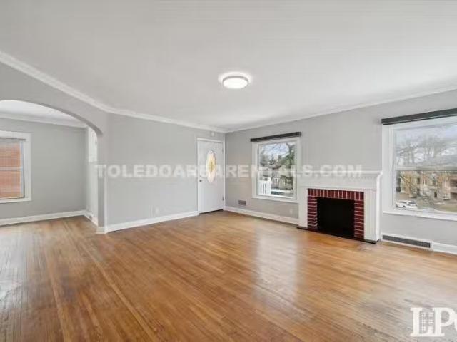 60605698 2146 Wyndhurst Rd #3