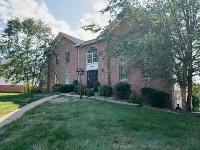 60606124 3300 Waterford Dr