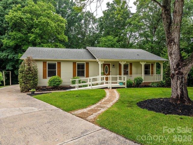 6060 Acadian Woods Dr, Charlotte, NC 28227