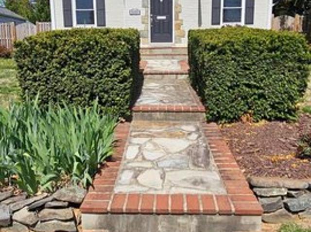 6060 Wooten Dr, Falls Church, VA 22044