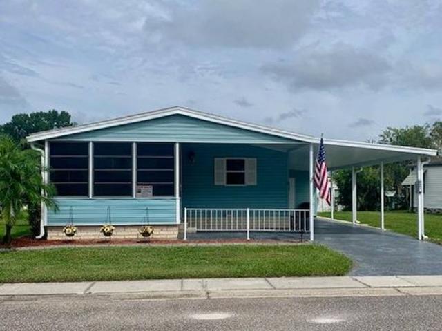 6061 Forest Lake Dr, Zephyrhills, FL 33540