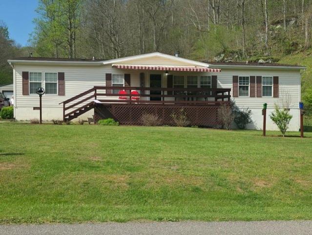 6061 Wilson Ridge Rd, Clay, WV 25063