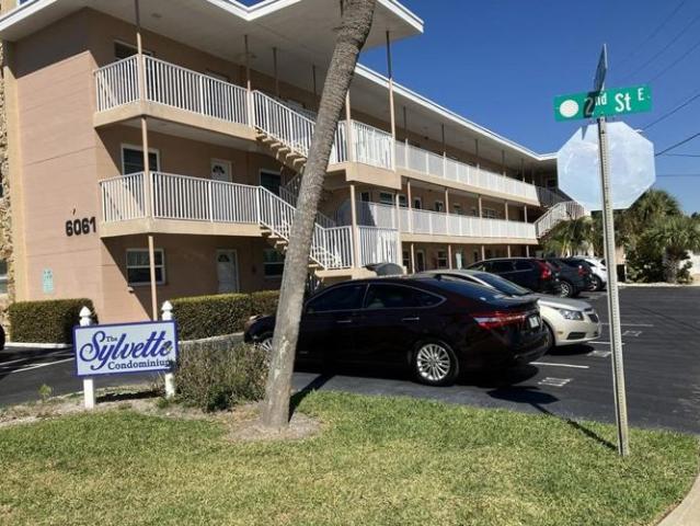6061 2nd St E #51, Saint Pete Beach, FL 33706