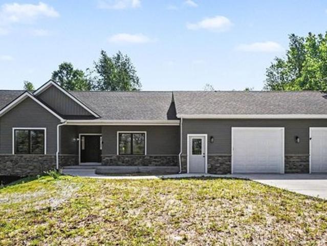 60620 Lilac Rd, South Bend, IN 46614