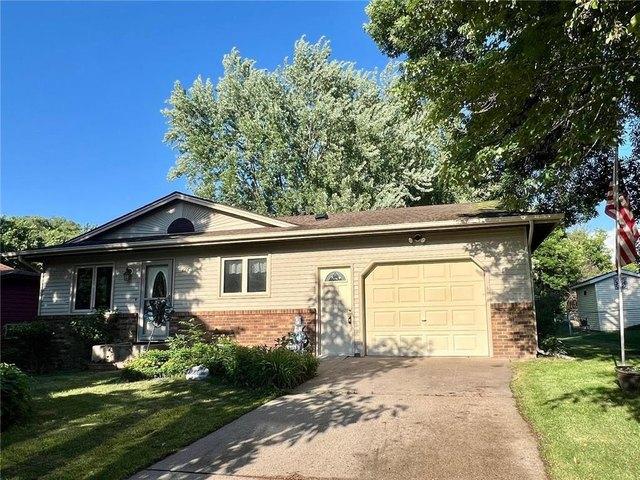 606 12th St NE, Little Falls, MN 56345