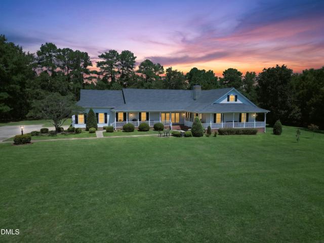 606 Country Lane