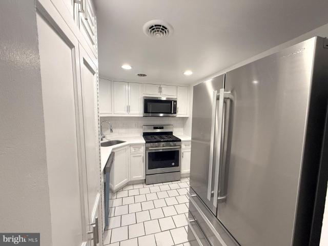 606 Cooper Landing Rd, Unit B6L, Cherry Hill, NJ 08002 | MLS #NJCD2112 | Compass