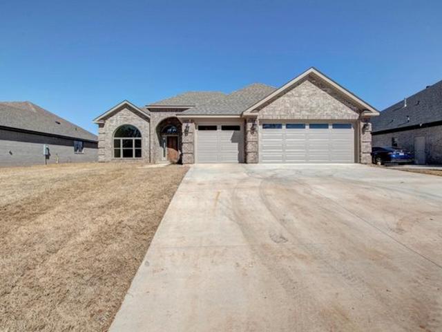 606 Corondelet Ln, Maumelle, AR 72113