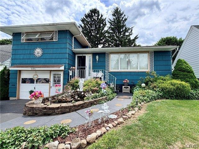 606 Berwick Rd S, Syracuse, NY 13208