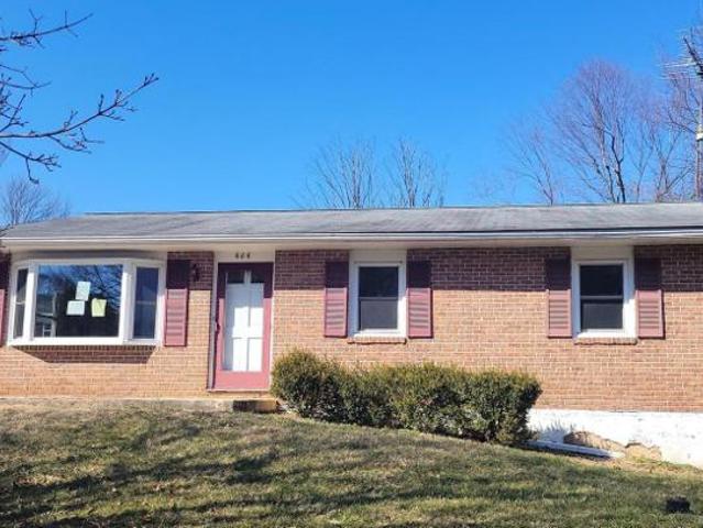 606 Gahle Ct, Westminster, MD 21157