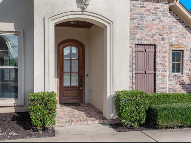606 Glenshire Dr, Bossier City, LA 71111 | MLS #20900 | Compass