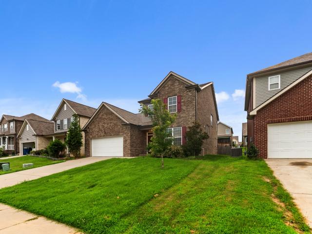 606 Green Meadow Ln